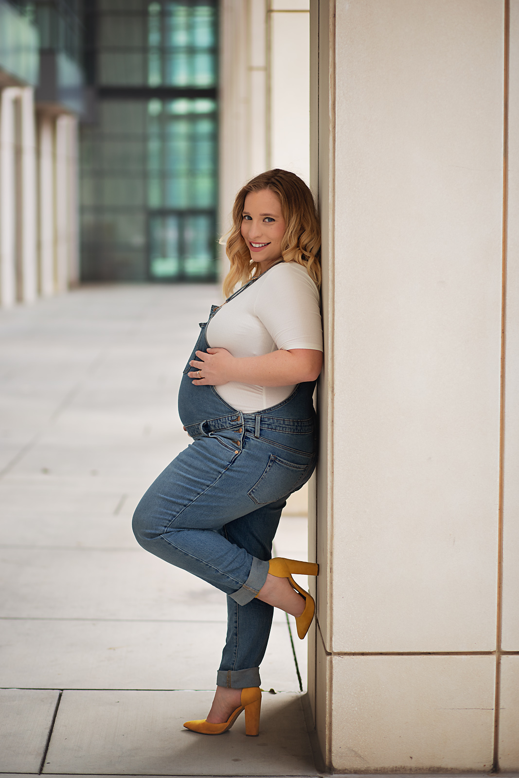 What to Wear for Maternity Photos - sweetsoulsportrait.com